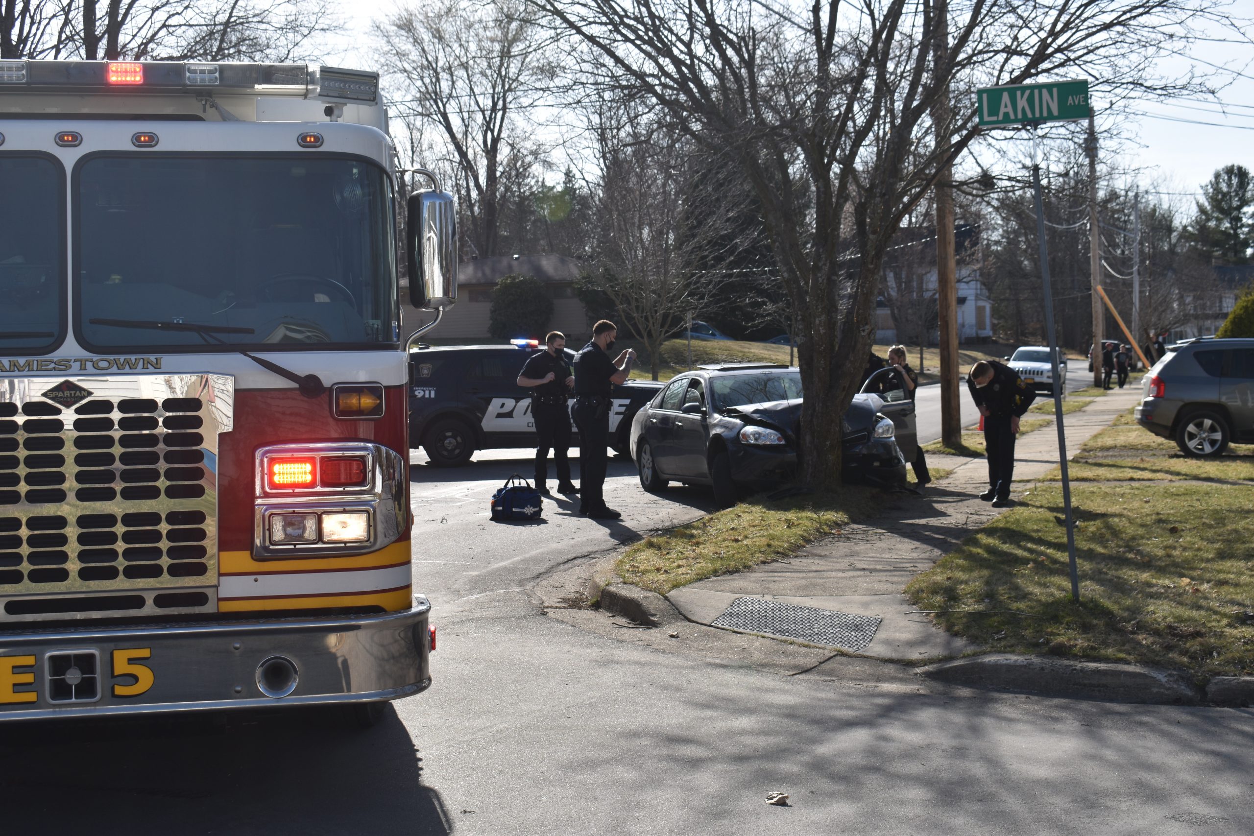 Car Strikes Tree In City | News, Sports, Jobs - Post Journal